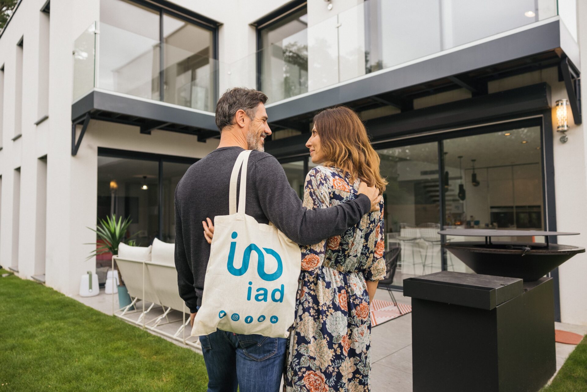 iad, 15 ans de changement de vies | Join iad France