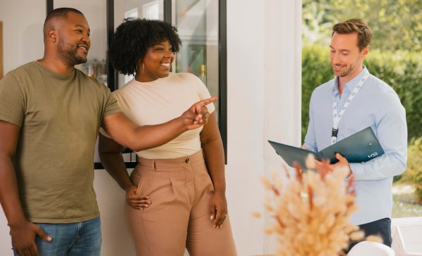 Combien coûte une formation pour devenir agent immobilier ? | Join iad ...